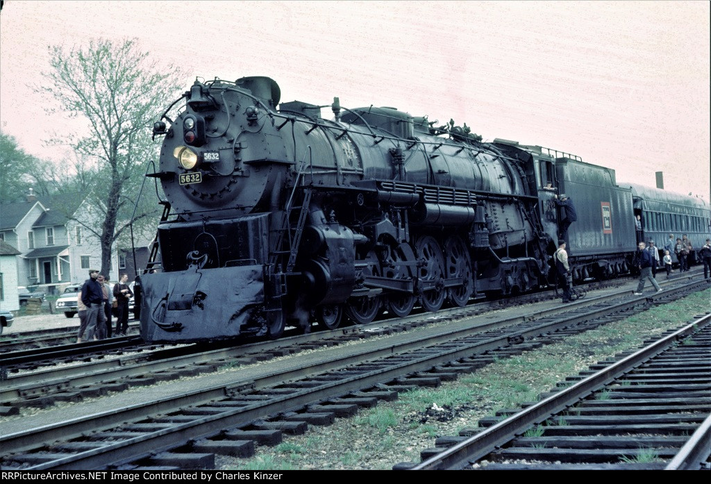 CB&Q 5632 Stopped at unknown location